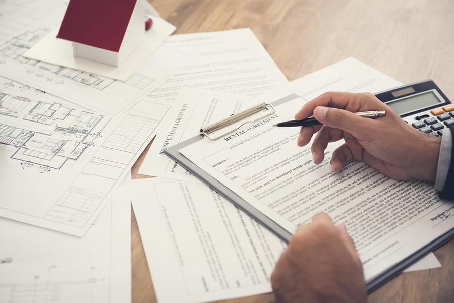 How to Find A Rental, According to Stock Photos